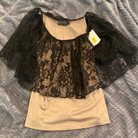 Tops | Nwt Gorgeous And Unique Tan With Black Lace Around The Top Szm ...